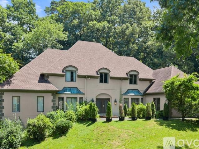 6 BR, 6 BA Apartment 5785 Northside Drive Northwest, Atlanta, GA 30328
