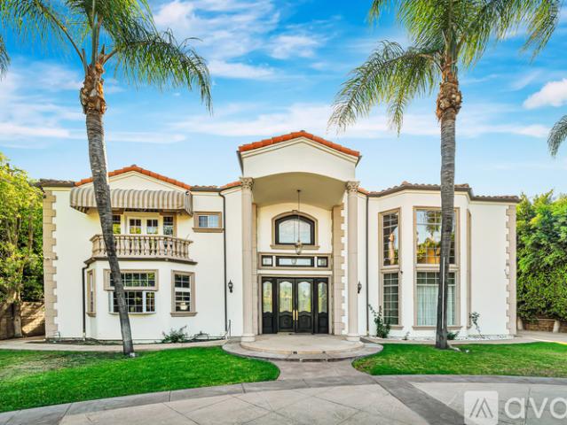 6 BR, 6 BA Apartment 7735 Wilbur Ave, Los Angeles, CA 91335