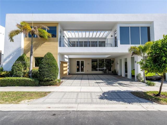 6 BR, 7 BA Apartment 7451 NW 103rd Ct, DORAL, FL 33178