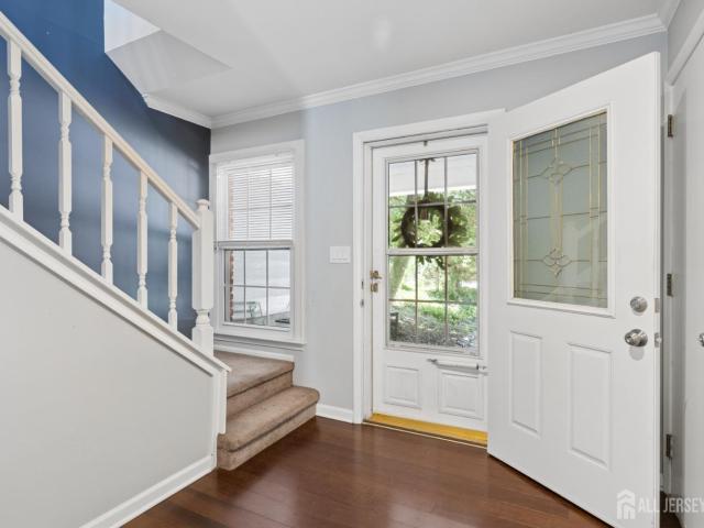 6 Bradford Drive