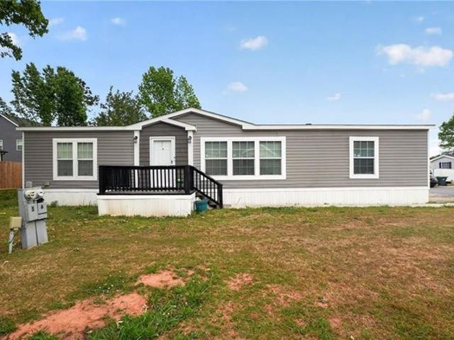 6 Breezewood Dr, Hampton, GA 30228