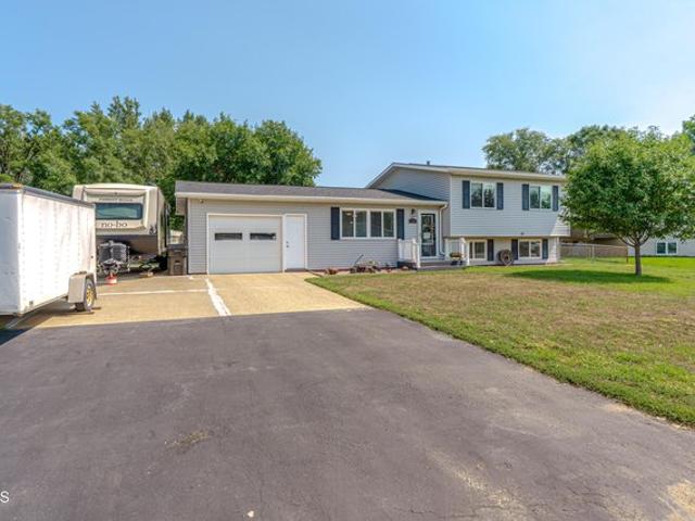 6 Brevet Pl, Lincoln, ND 58504