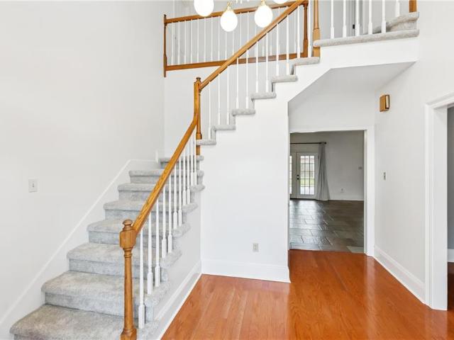 6 Briarfield Drive