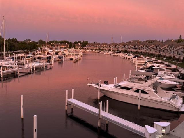 6 Brookharbor