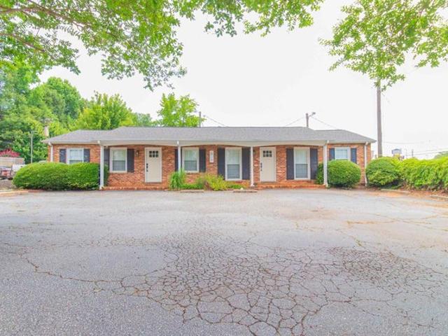 6 Brookside Cir, Greenville, SC 29609