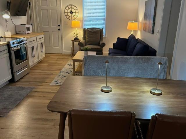 6 Brookside Circle