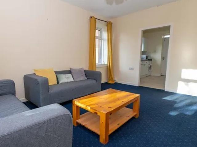 6 Broomhouse Terrace, City of Edinburgh, EH11 3SU, United Kingdom | 2 bed apartment for rent #139404140 | Rentberry