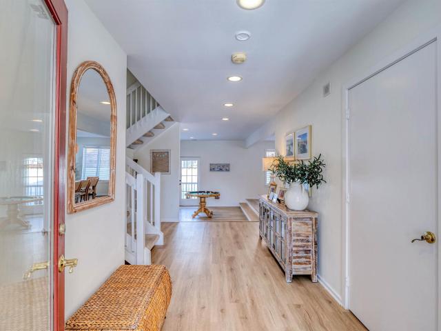 6 Brunswick Ct