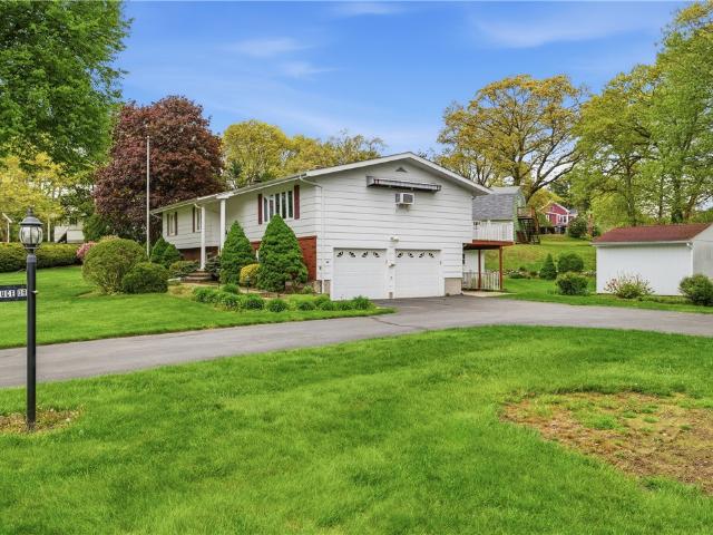 6 Bruce Drive