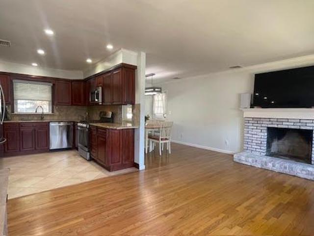 6 Curlew Place