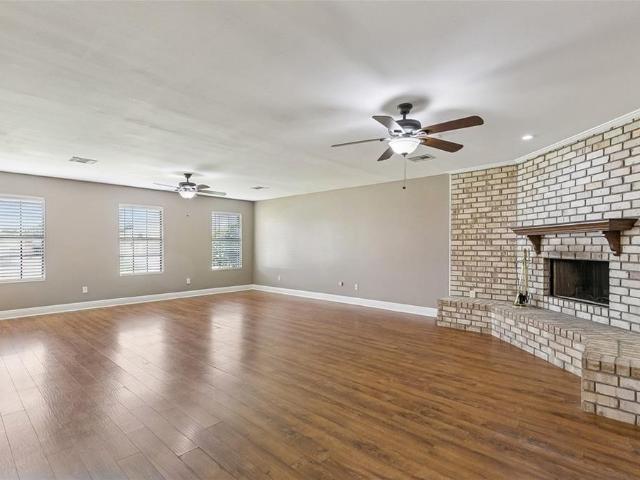 6 Caddo Court