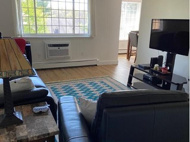 6 Canterbury Ct Unit 6, Brookfield, CT 06804