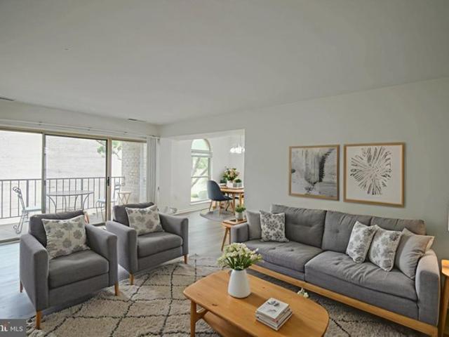6 Canterbury Sq Apt 301, Alexandria, VA 22304