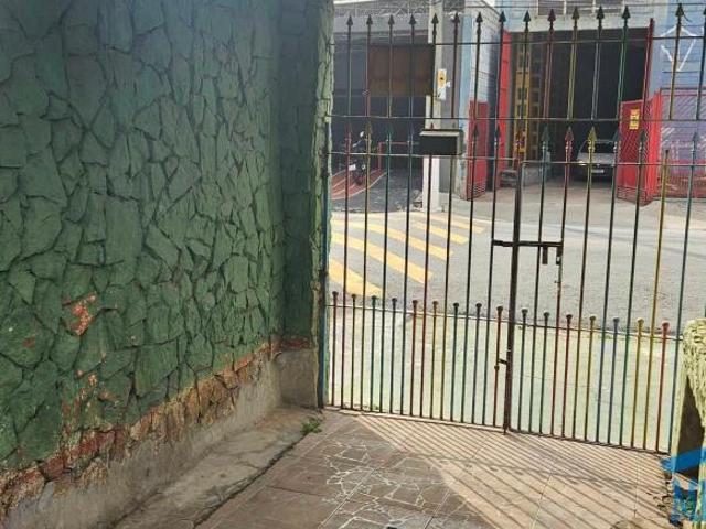 6 Casas para renda ou terreno ótimo para construção de condomínio 500m²