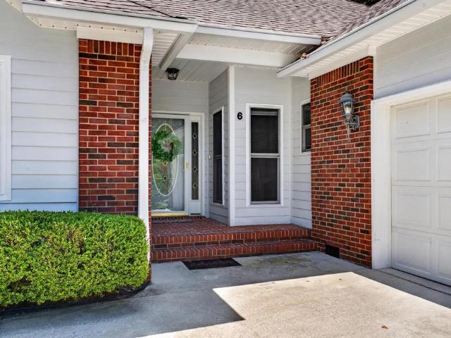 6 Carnoustie Court