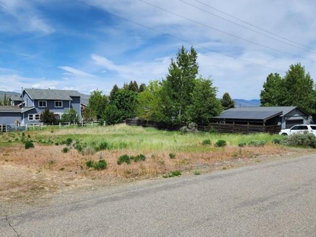 6 Carey Ave, Carey, ID 83320