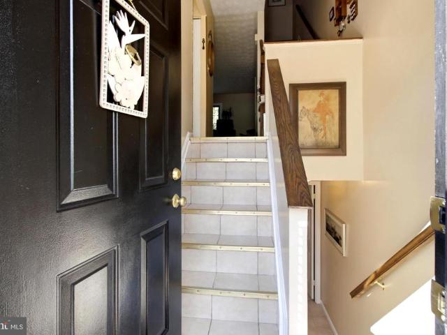 6 Carriage Walk Court