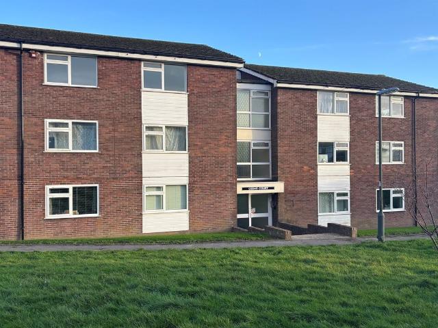 6 Cedar Court, Petworth, West Sussex GU28, 2 bed flat to rent, £1,150 pcm | PrimeLocation