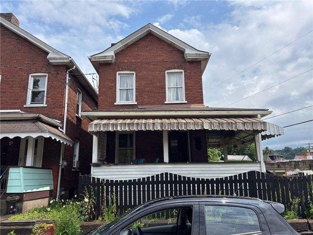 6 Center St, Natrona Heights, PA 15065