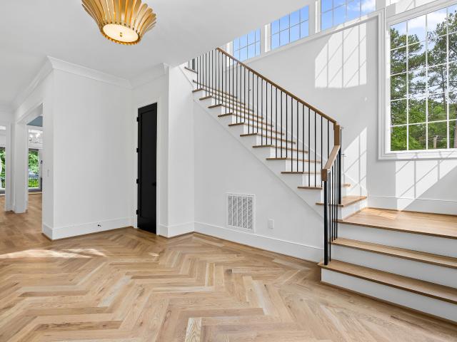 6 Chantilly Place