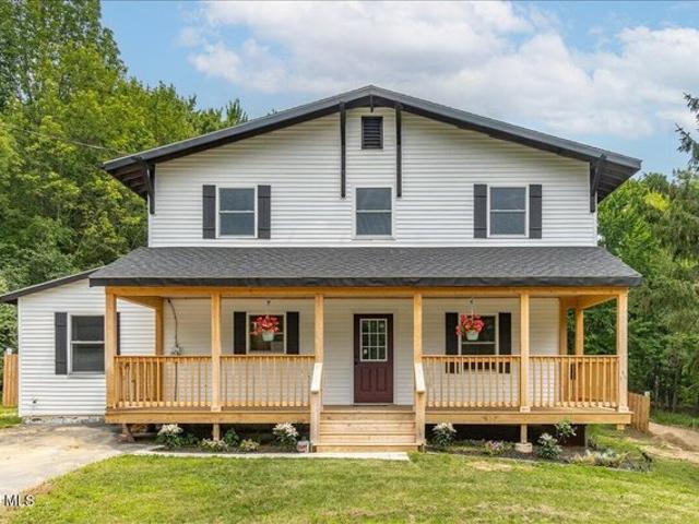 6 Charl Ln, Troy, NY 12180