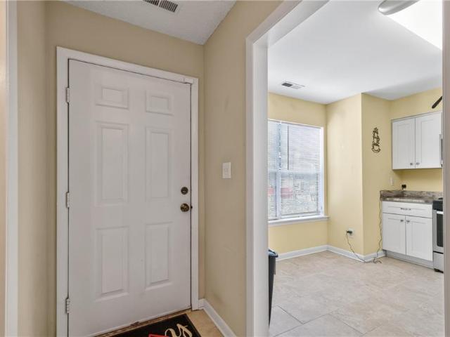 6 Chinaberry PL