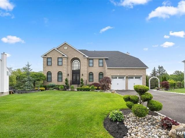 6 Christinalynn Dr, Monroe, NJ 08831