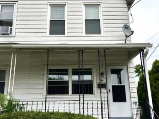6 Church St, Camden, NJ 08105