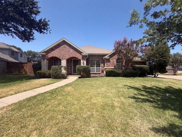 6 Cimarron Ct, Trophy Club, TX 76262