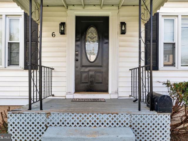 6 Circle Drive
