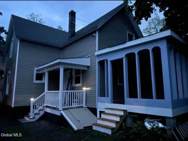 6 Clayton Street