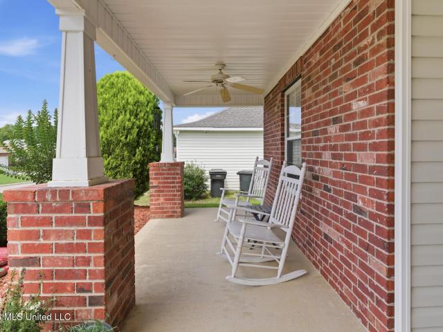 6 Clear Springs Court