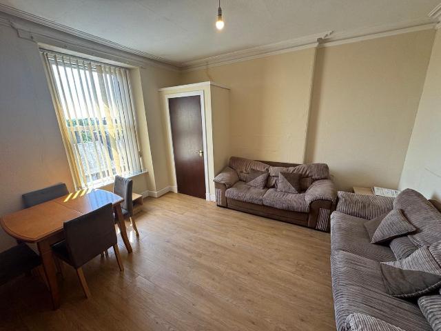 6 Cleghorn Street, Dundee DD2, 4 bed flat to rent, £1,300 pcm | PrimeLocation