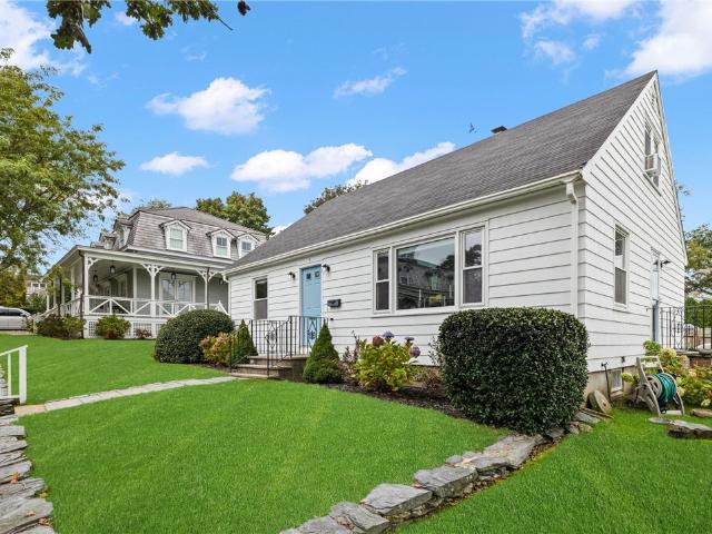6 Cliff Ter, Newport, RI 02840 | MLS #1410 | Compass