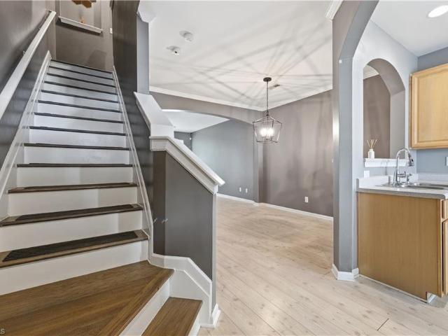 6 Cobble Lane