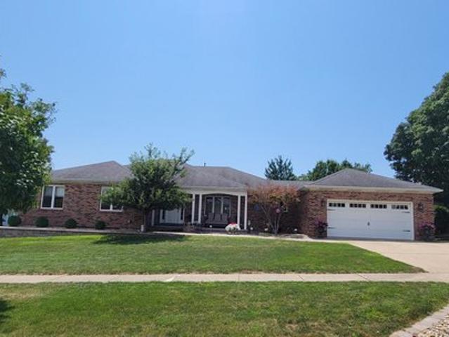 6 Cobblestone Ct, Bloomington, IL 61704