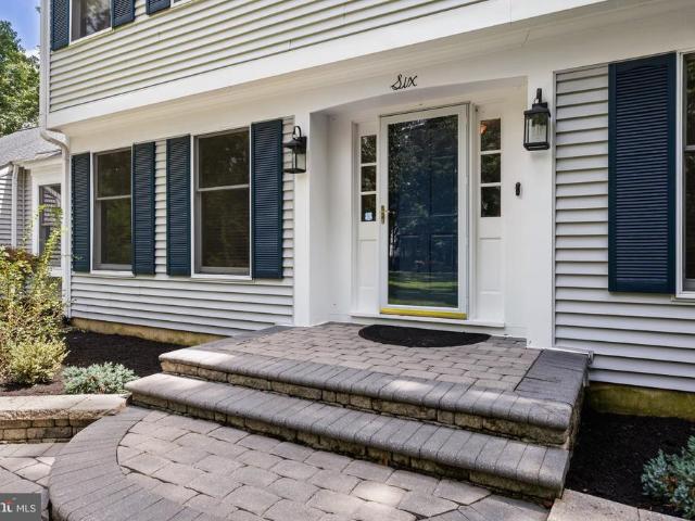 6 Cobblestone Lane