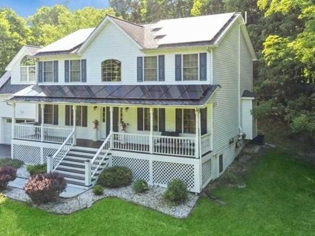 6 Colonial Dr, La Grange, NY 12603