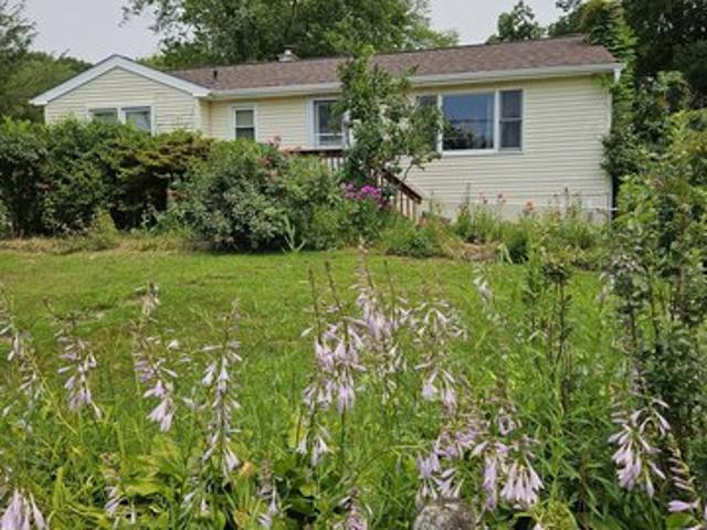 6 Colonial Dr, Prospect, CT 06712