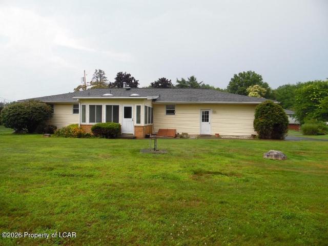6 Colonial Drive