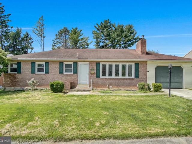 6 Columbia Dr, Camp Hill, PA 17011