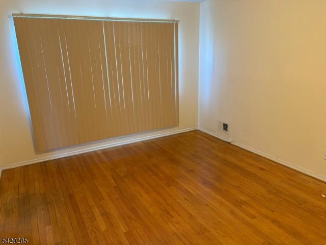 6 Columbia Dr # 1A