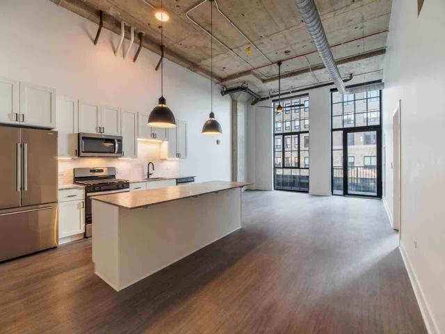 6 Corners Lofts 2 Bedroom Apartment for Rent at 4714 W Irving Park Rd, Chicago, IL 60641 Portage Park