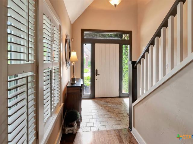 6 Cotswold Lane