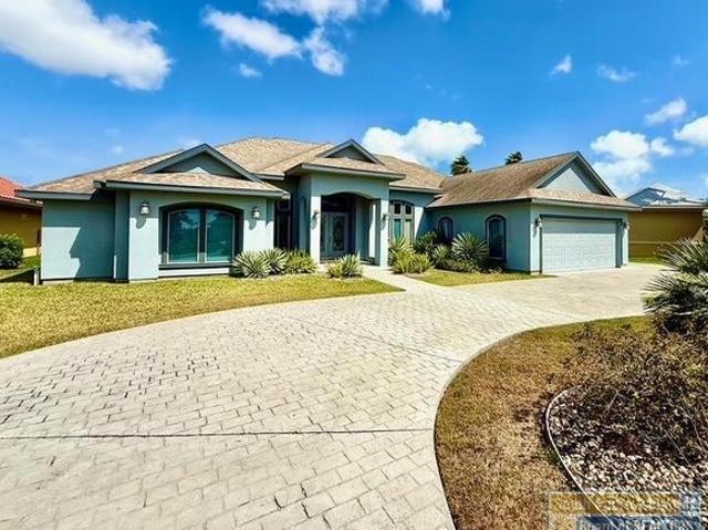 6 Country Club Dr, Laguna Vista, TX 78578
