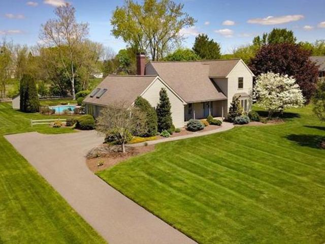 6 Country Farm Ln, Ellington, CT 06029