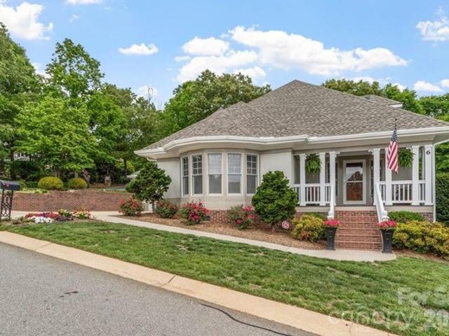 6 Creekside Way, Asheville, NC 28804