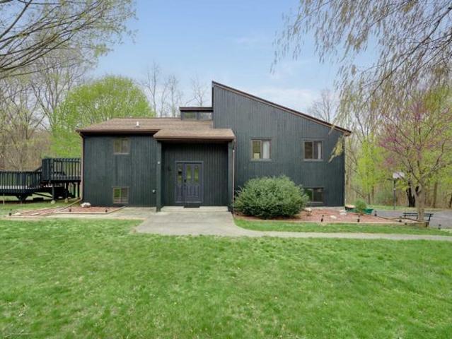 6 Creekside Ln, La Grange, NY 12569