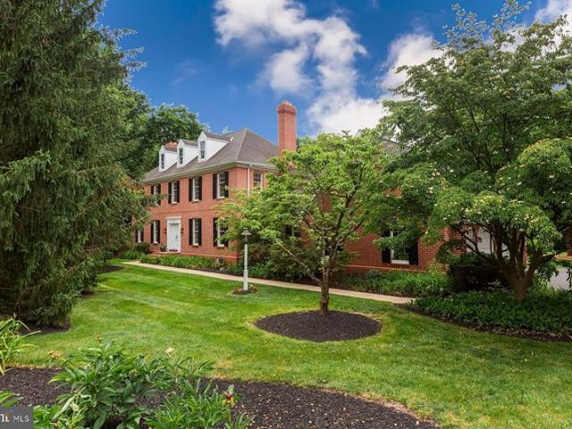 6 Creekwood Dr, Lancaster, PA 17602