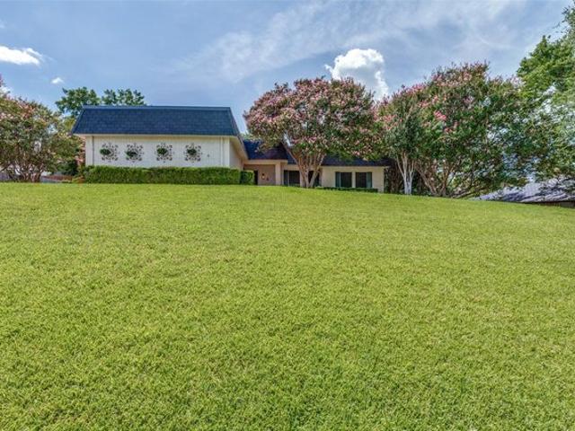 6 Crosslands Rd, Benbrook, TX 76132